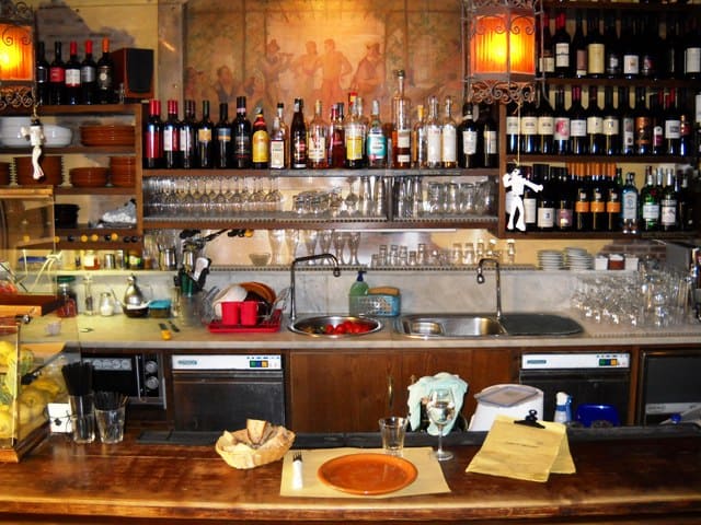 Ai Tre Scalini, a winebar in Rome