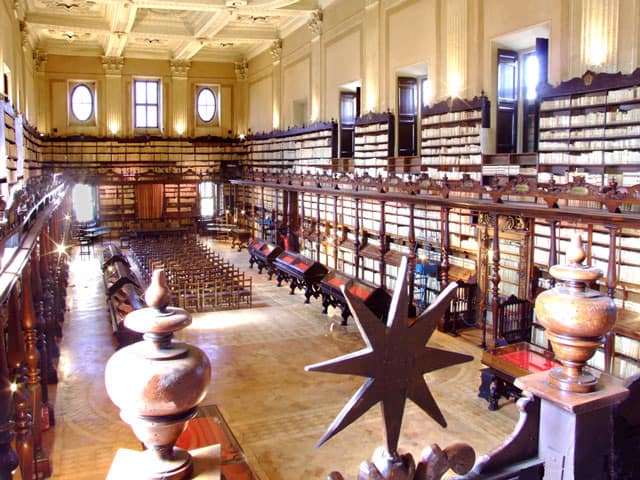 Libraries in Rome