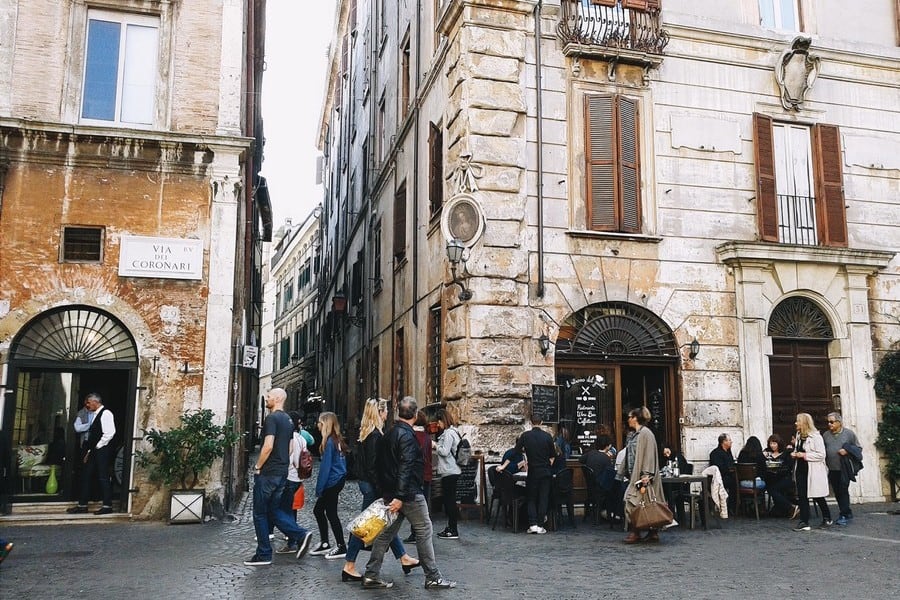 Streets of Rome: Via dei Coronari