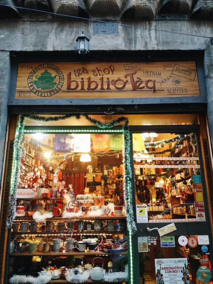 Street Of Rome Via Dei Banchi Vecchi Romeing