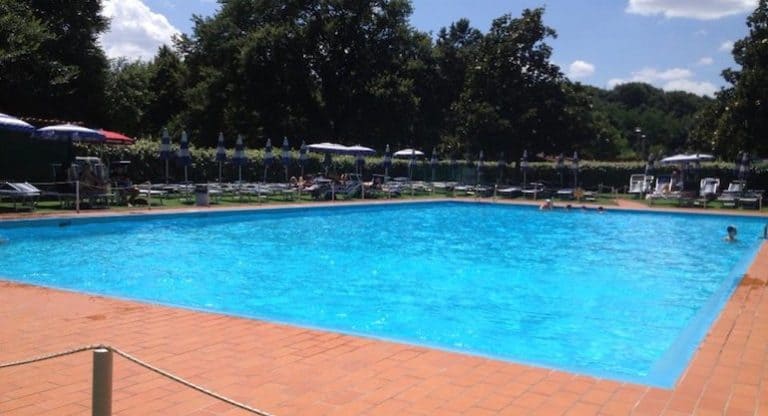 Rome Outdoor Pool Guide - Romeing