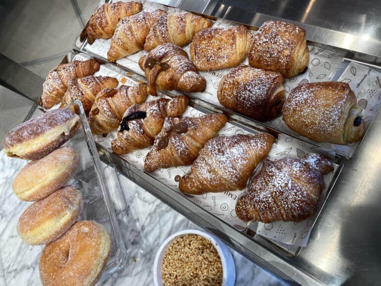 Rome Breakfast Guide - Romeing
