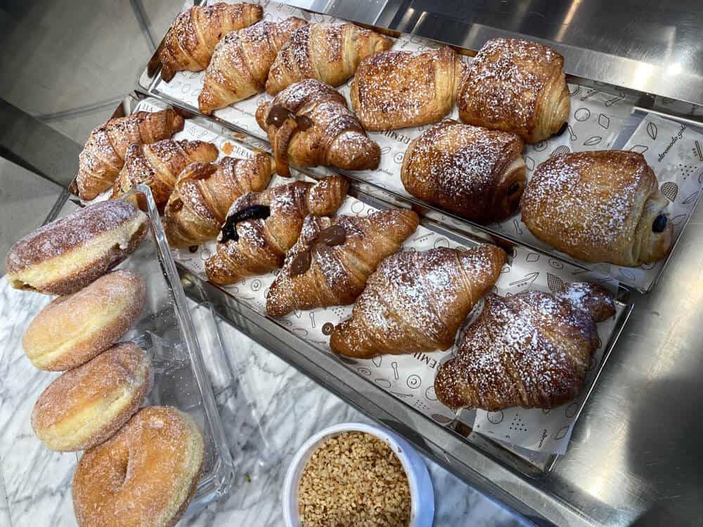 Rome Breakfast Guide - Romeing
