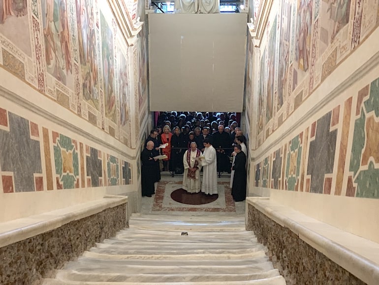 The Holy Stairs that Jesus climbed are open for 60 days - Romeing