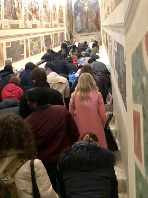 The Holy Stairs that Jesus climbed are open for 60 days - Romeing